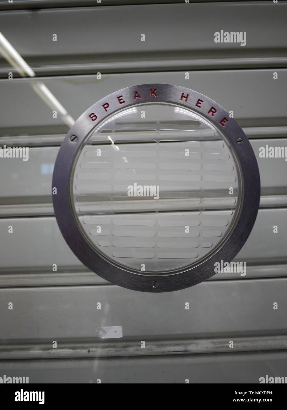 Speaking circle hi-res stock photography and images - Alamy