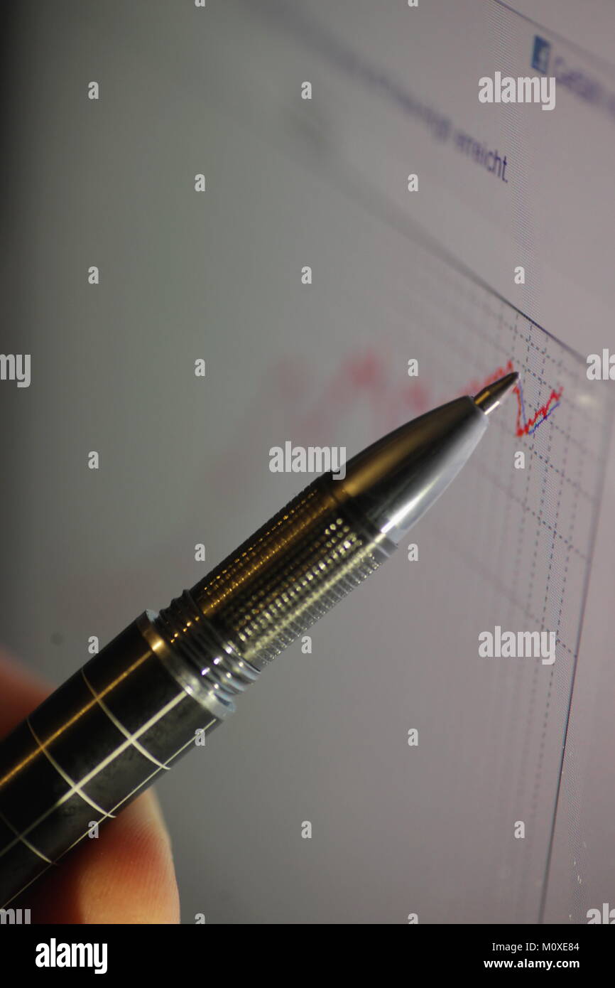 Line graph hi-res stock photography and images - Alamy