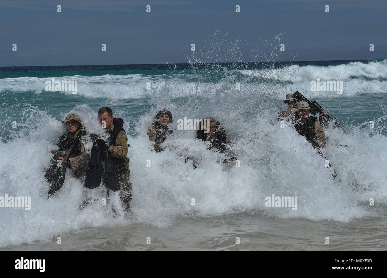 Students from the Marine's Reconnaissance Team Leader Course battle the ...