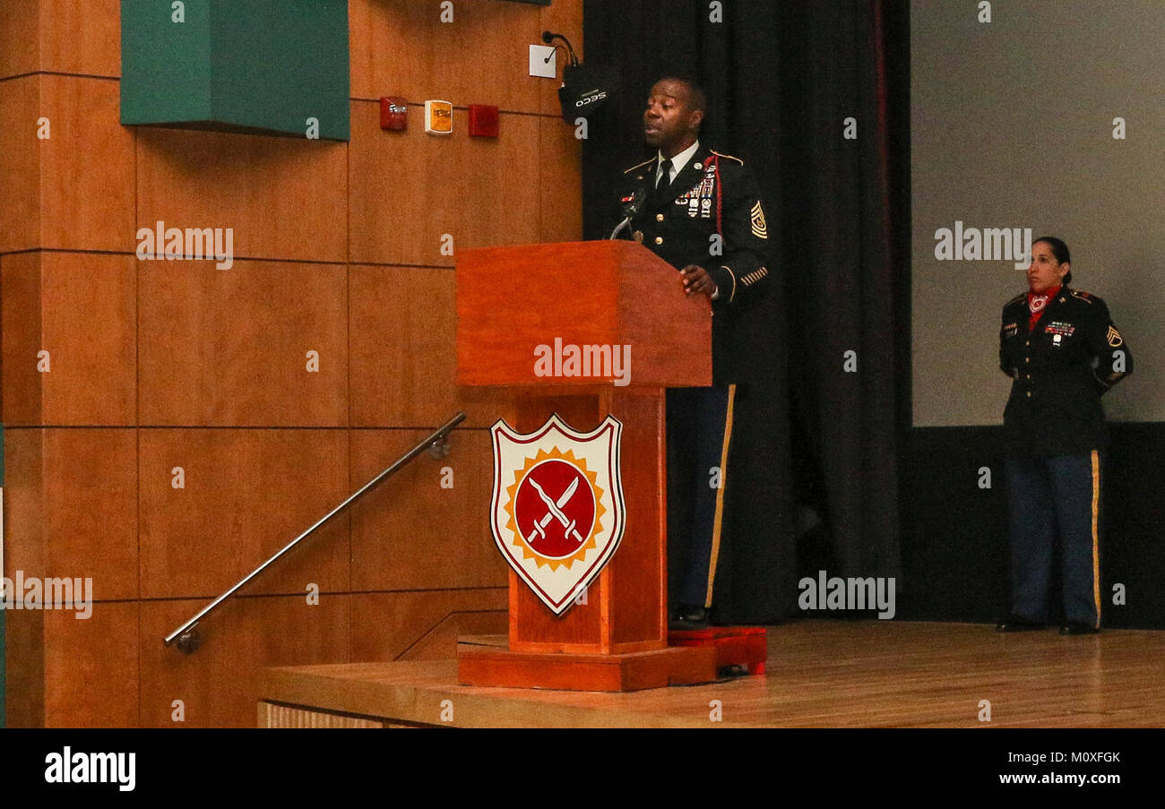Command sgt major freddie thompson iv hi-res stock photography and ...