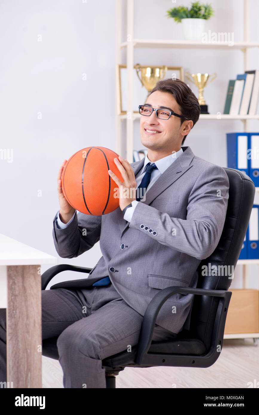 Office desk playing basketball hi-res stock photography and images - Alamy