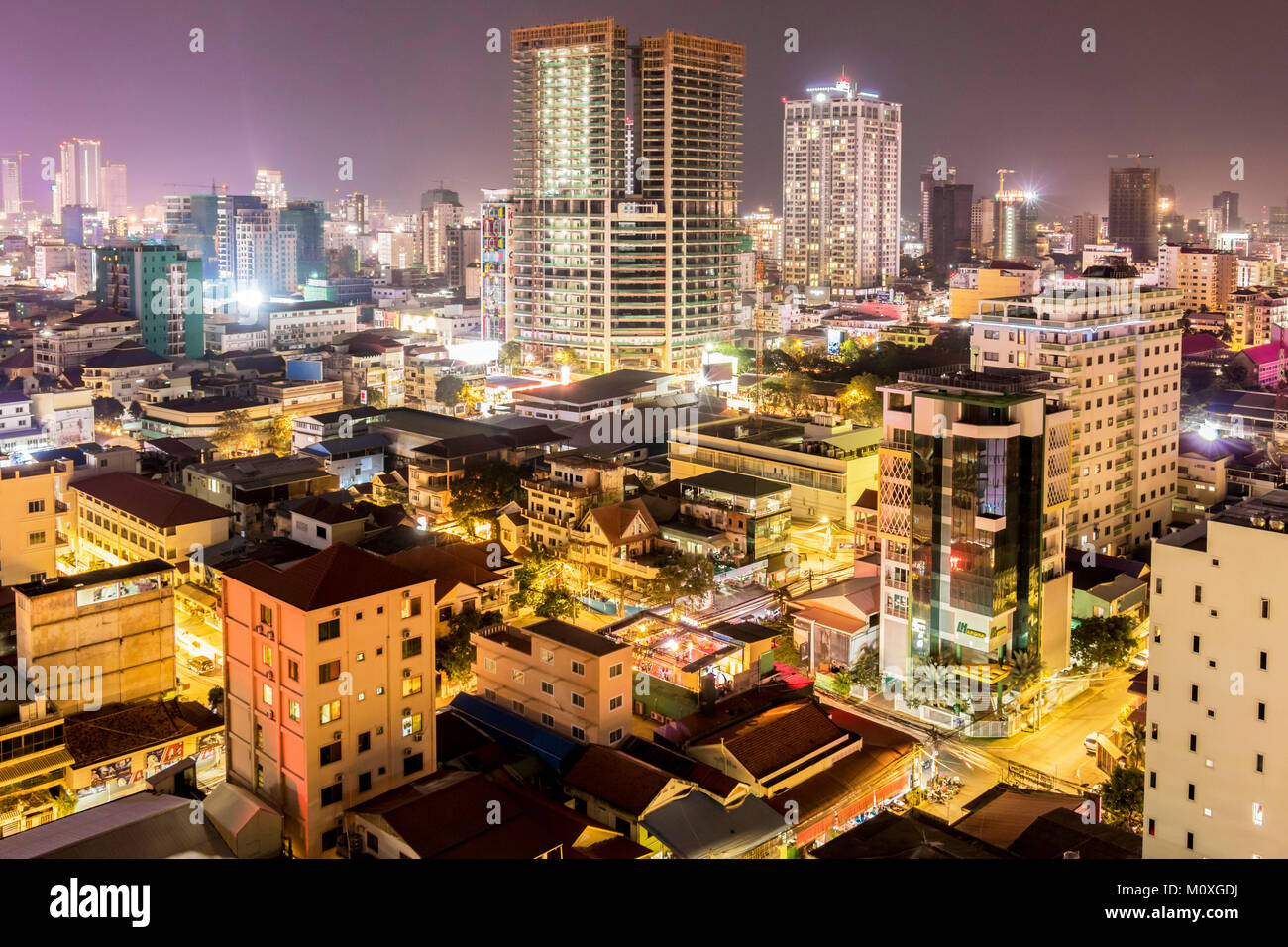 City of Phnom Penh Cambodia at night Stock Photo - Alamy