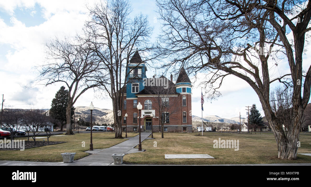 Wheeler County Courthouse in Fossil Oregon Stock Photo - Alamy