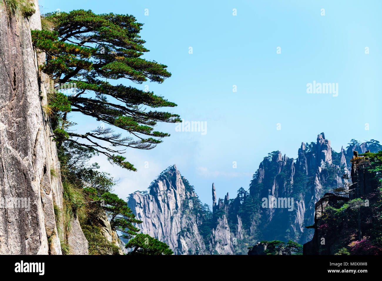 Exploring huangshan hi-res stock photography and images - Alamy