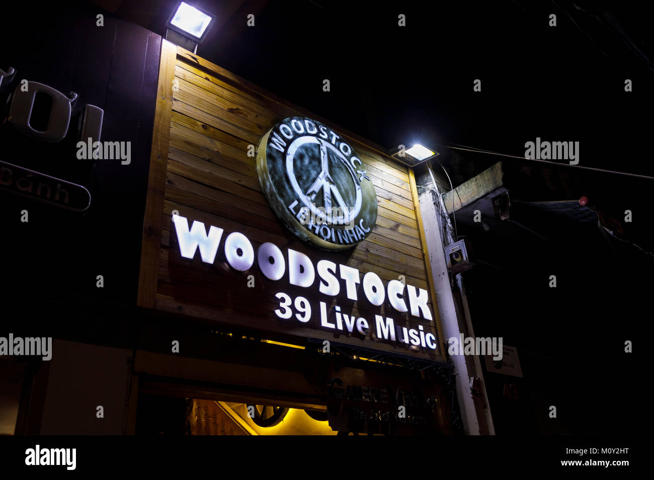 Night Club Sign High Resolution Stock Photography and Images - Alamy