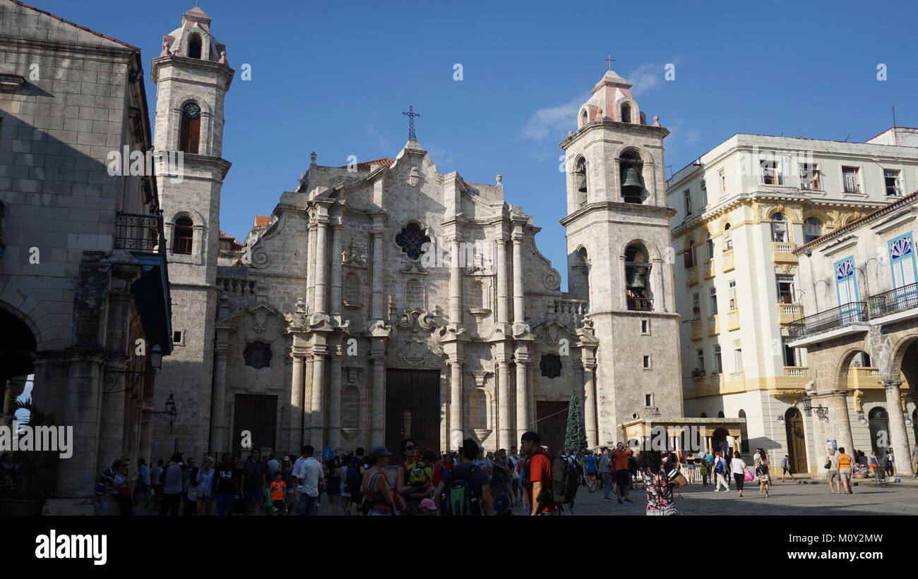 Cuban church hi-res stock photography and images - Alamy