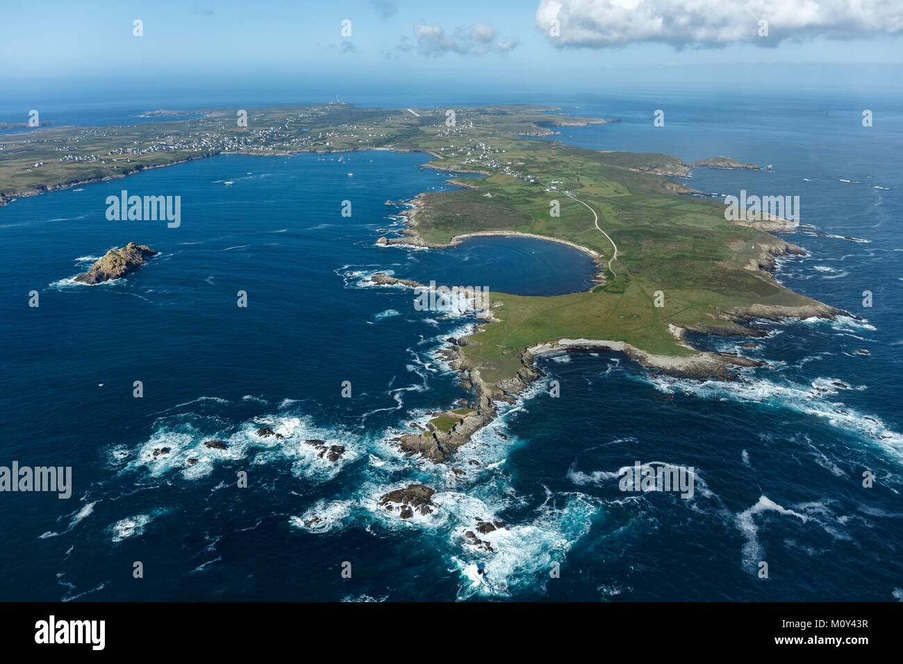Lampaul bay hi-res stock photography and images - Alamy