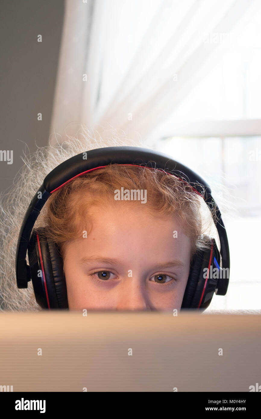 Plugged in laptop hi-res stock photography and images - Alamy