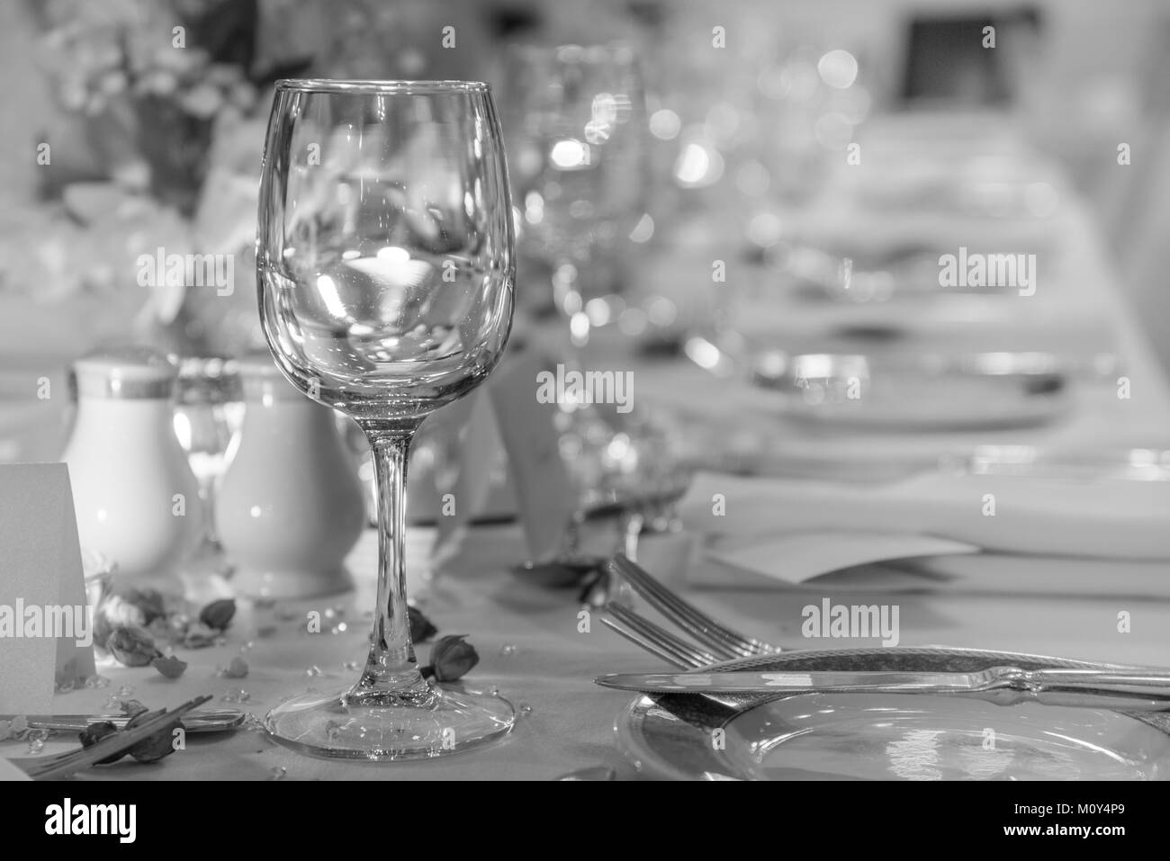 Wedding Table Setting Stock Photo - Alamy