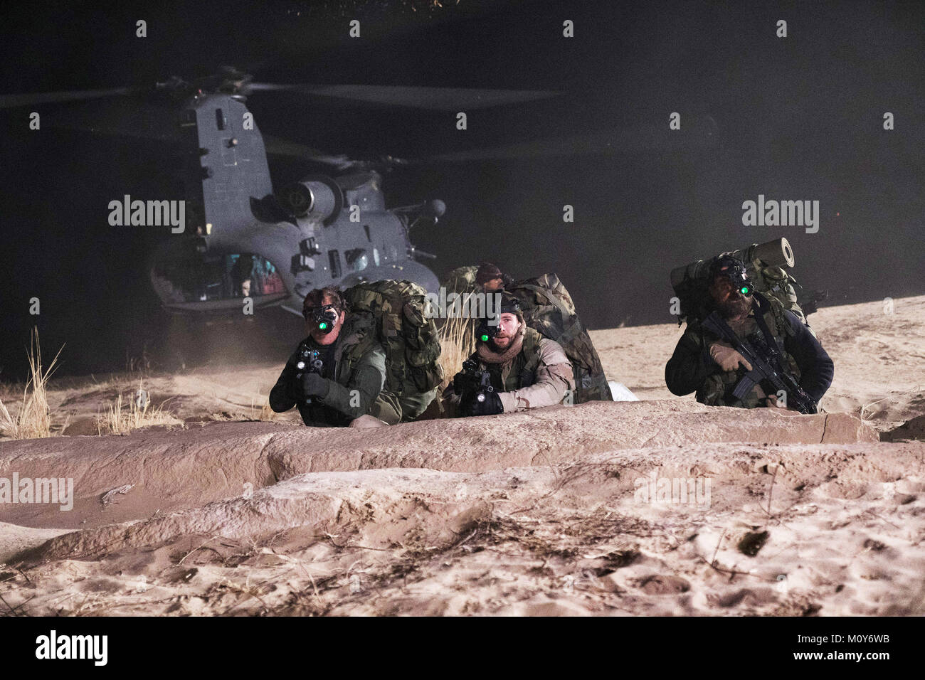 12 STRONG, Michael Shannon, Chris Hemsworth, Kenny Sheard, 2018 ...