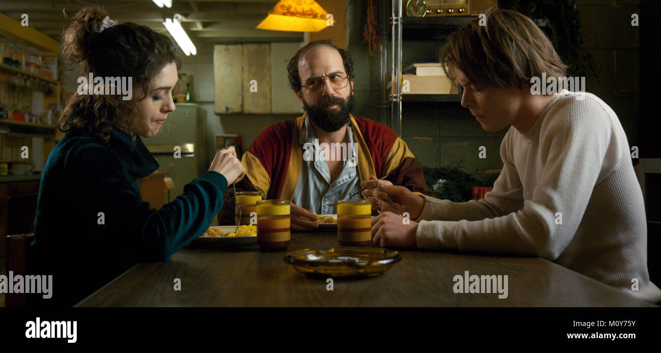STRANGER THINGS, l-r: Natalia Dyer, Brett Gelman, Charlie Heaton in ...