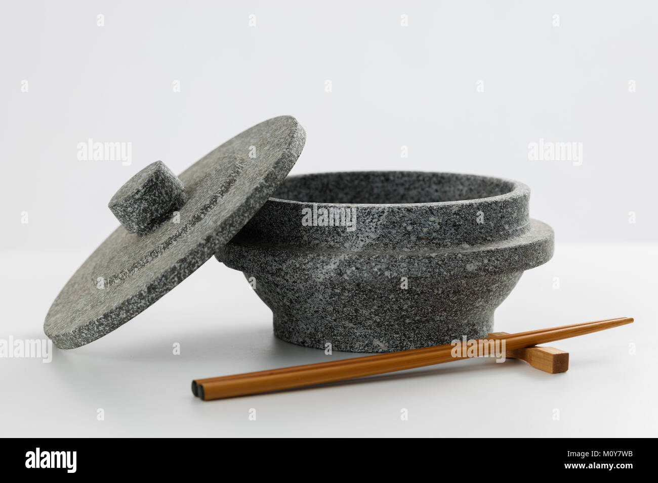 Japanese pots hi-res stock photography and images - Alamy