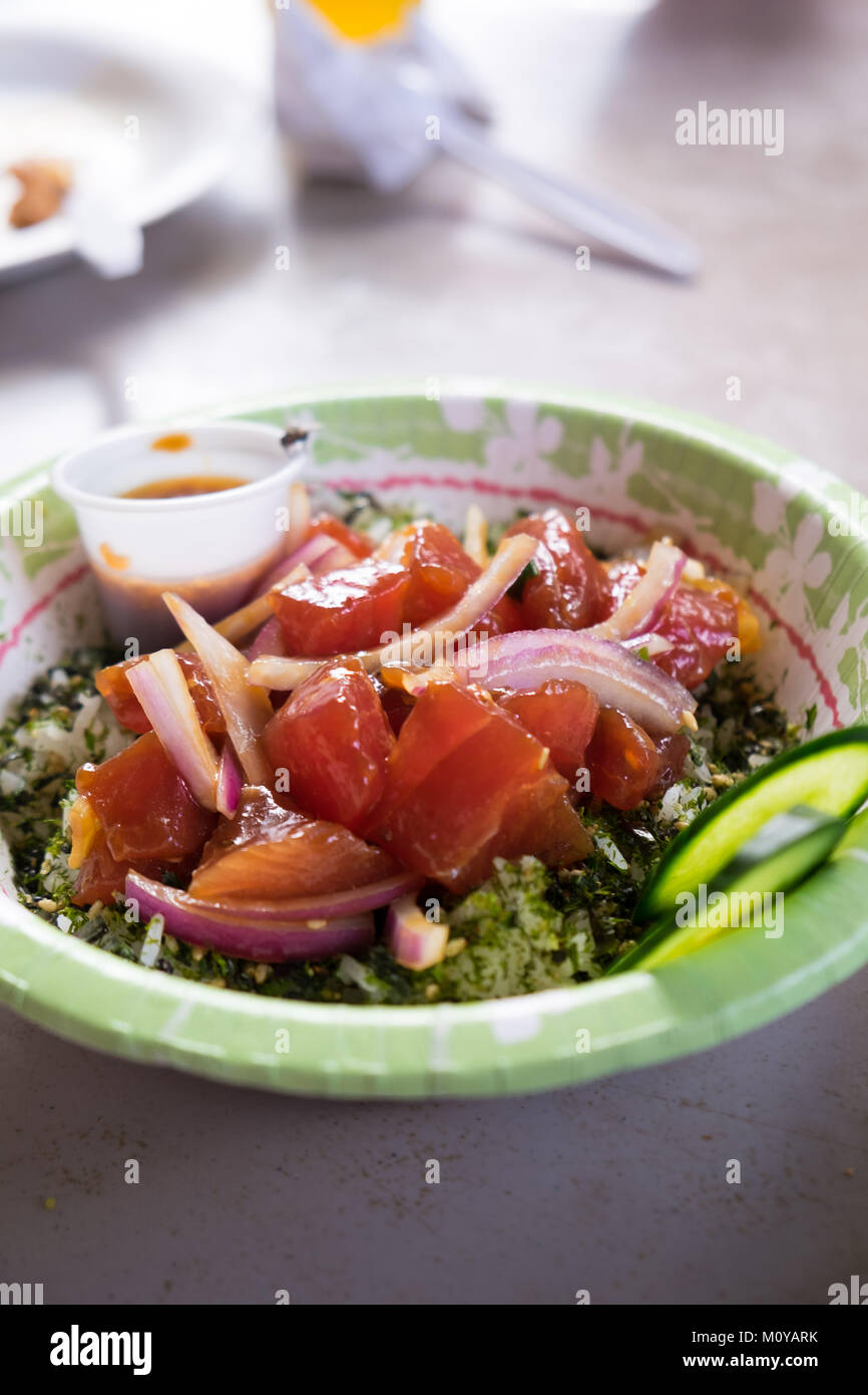 Poke fish market hi-res stock photography and images - Alamy