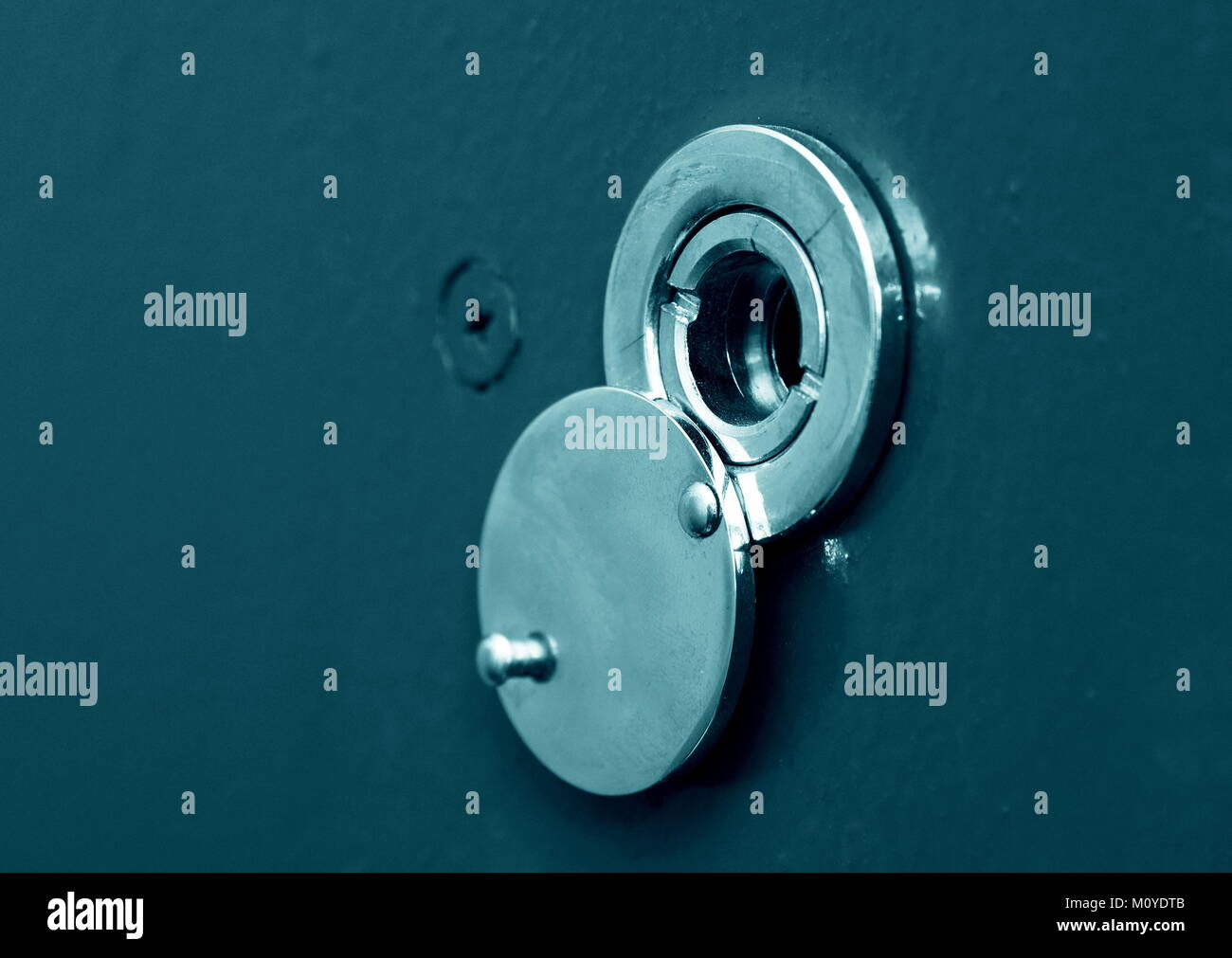 Peephole viewer hi-res stock photography and images - Alamy