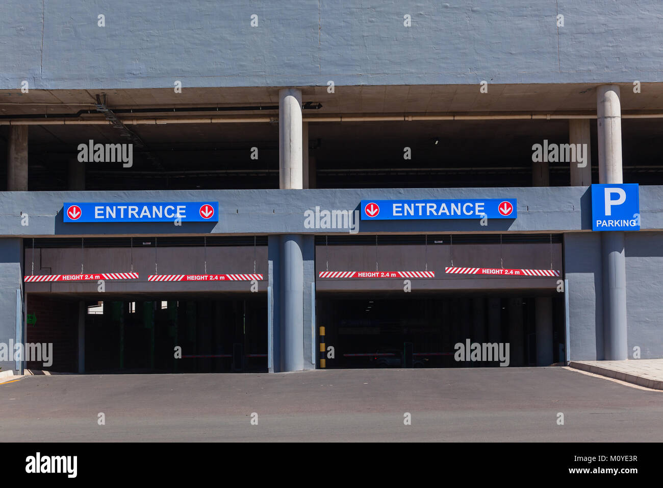 Parking garage height hi-res stock photography and images - Alamy