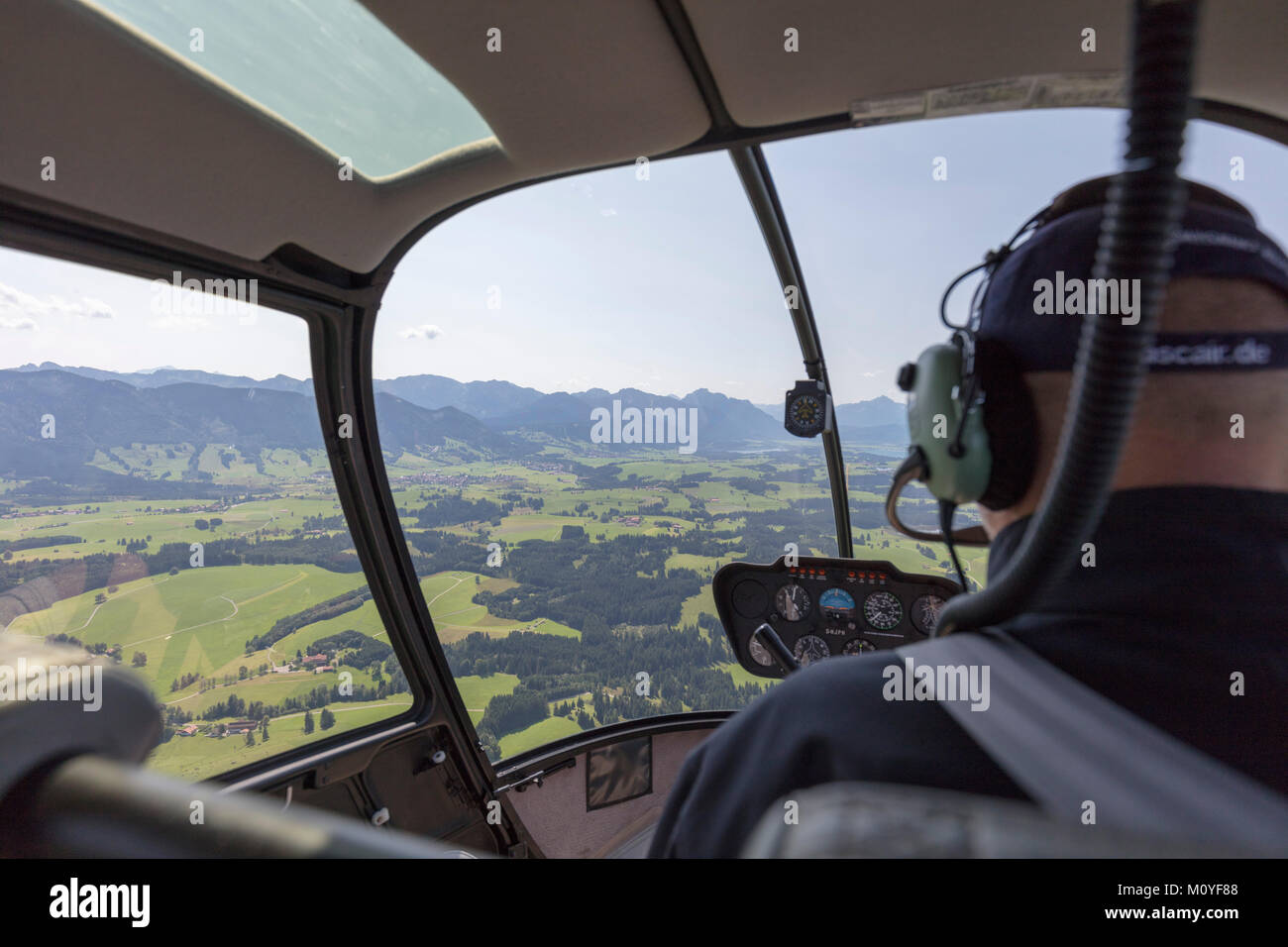 Pilot cockpit helicopter hi-res stock photography and images - Alamy