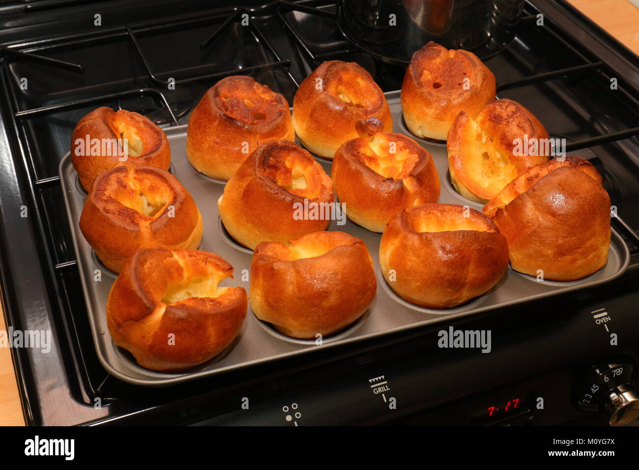 Yorkshire pudding hi-res stock photography and images - Alamy