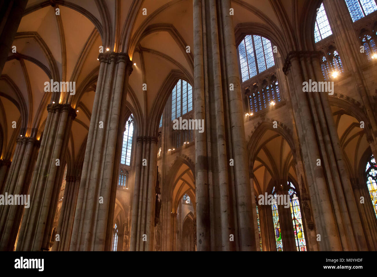 Germany, Cologne, inside the cathedral. Deutschland, Koeln, im Dom ...