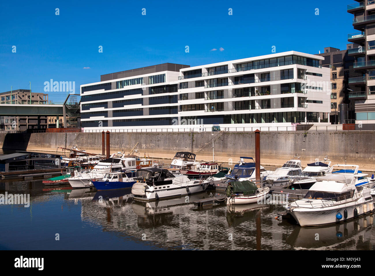 Dock 6 10 hi-res stock photography and images - Alamy