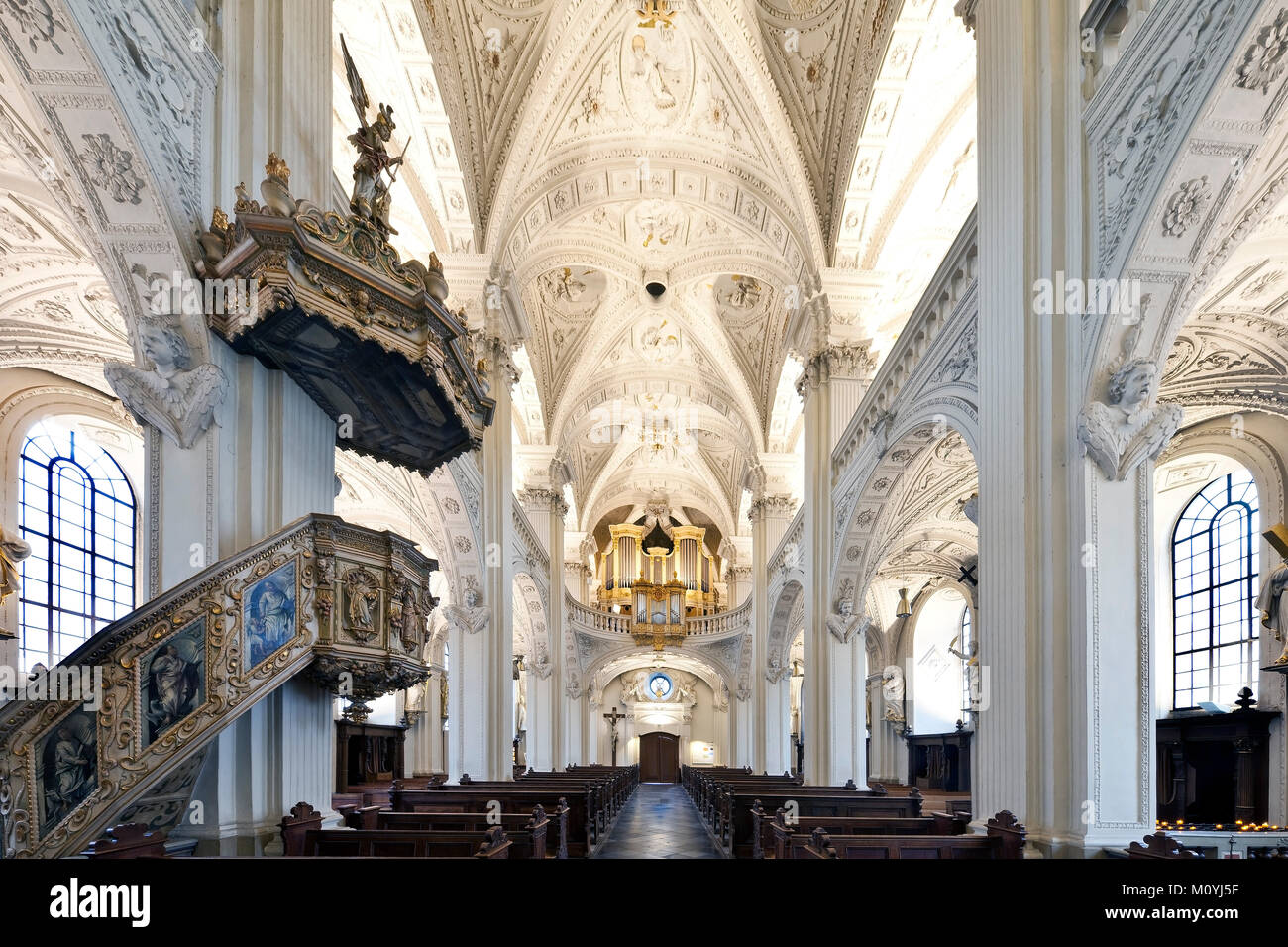 Andreaskirche hi-res stock photography and images - Alamy