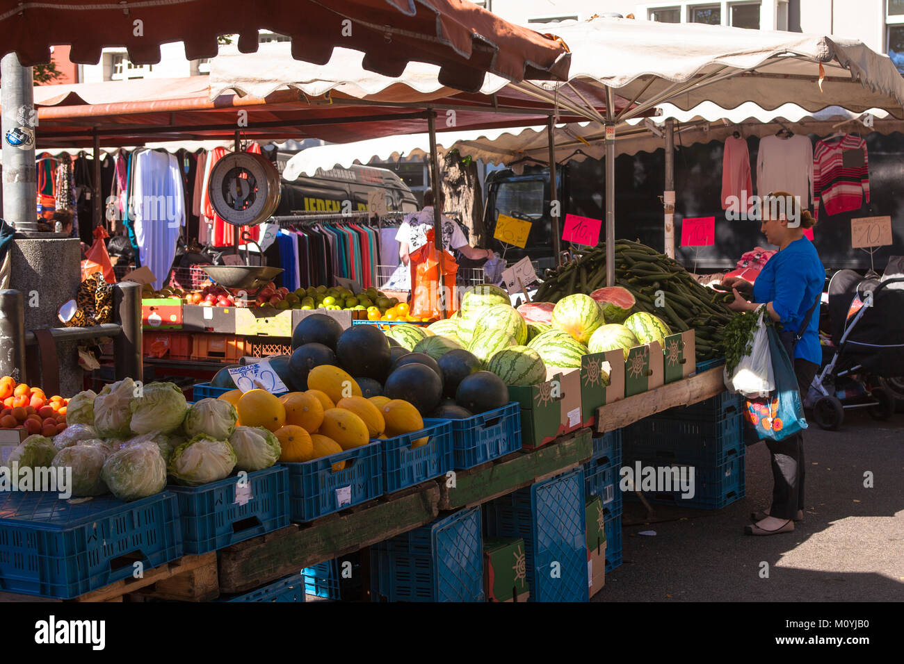 Germany, Cologne, market on the Wilhelm square in the town district ...