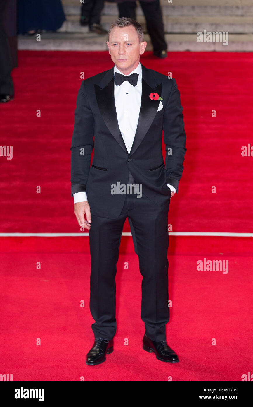 Daniel craig hi-res stock photography and images - Alamy