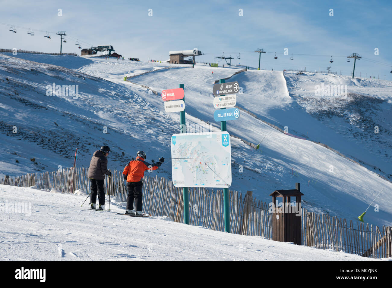 Piste map hi-res stock photography and images - Alamy