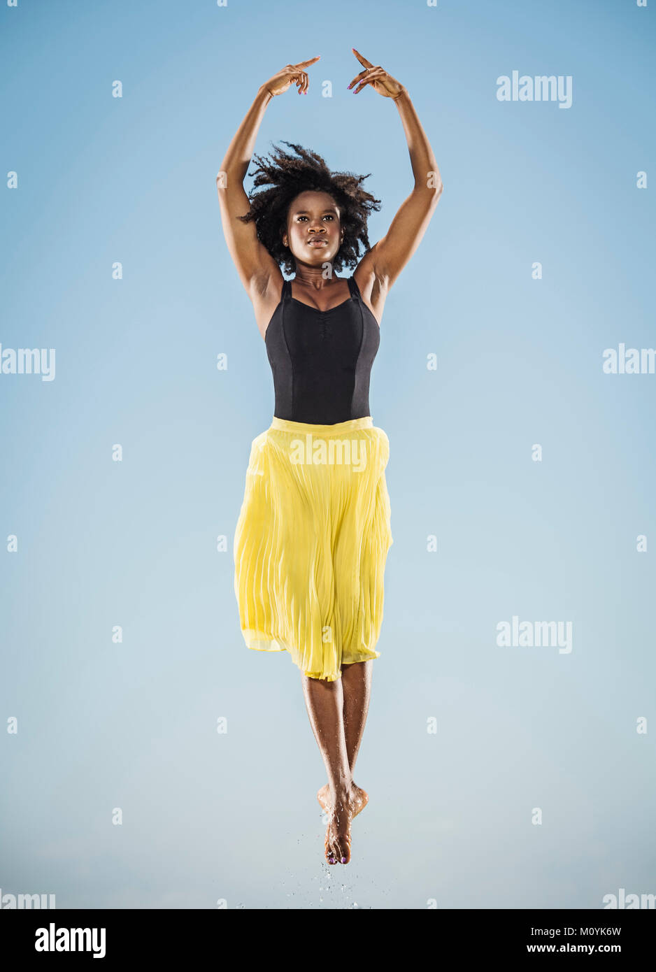 Dancing form hi-res stock photography and images - Alamy