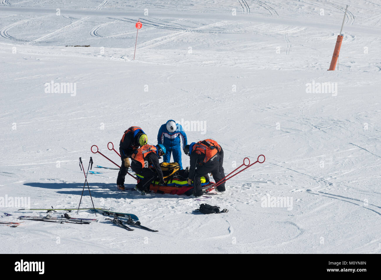 Mountain rescue stretcher snow hi-res stock photography and images - Alamy