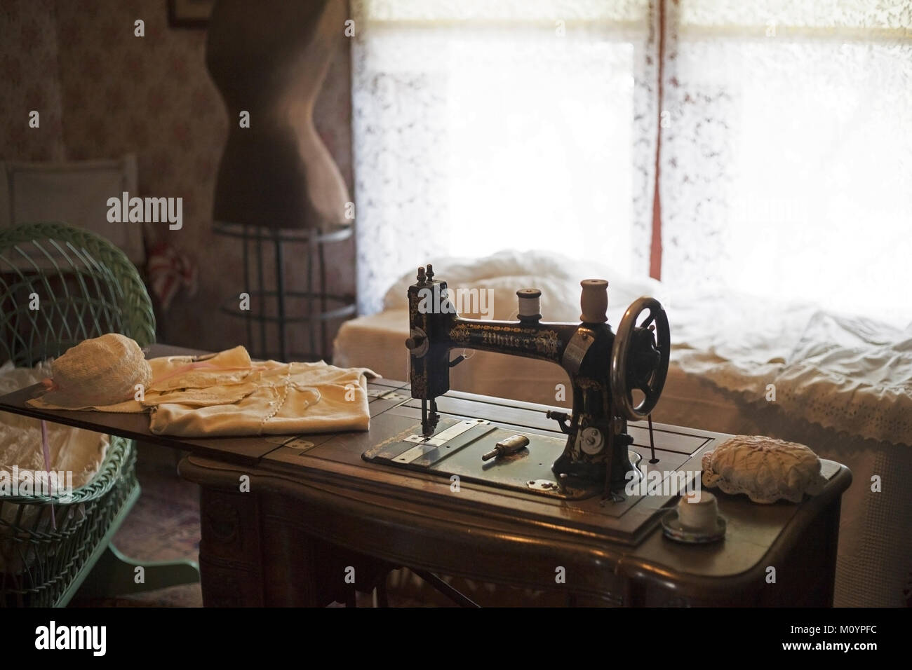 Victorian Sewing Machine High Resolution Stock Photography and Images ...