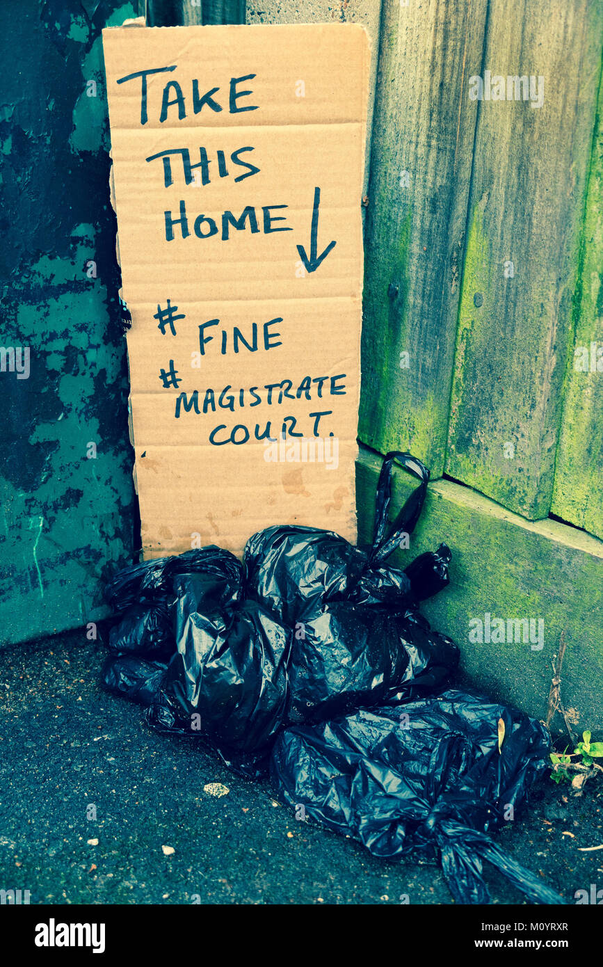 Dog litter warning sign hi-res stock photography and images - Alamy
