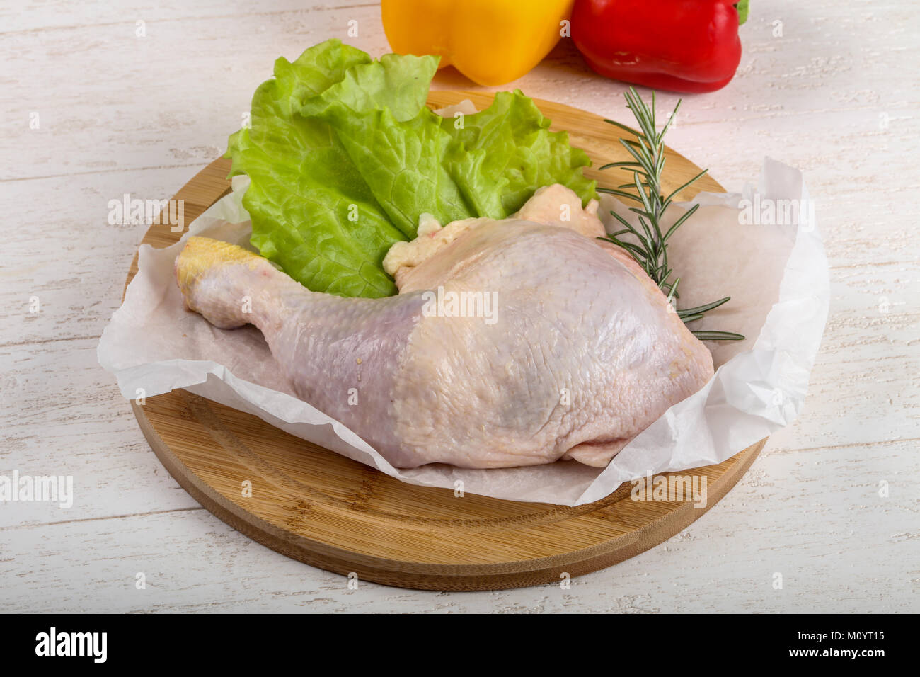 Raw chicken legs - ready for cooking Stock Photo - Alamy