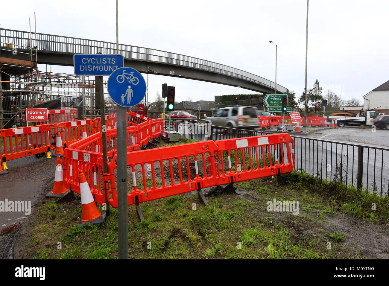 Traffic delays warning sign hi-res stock photography and images - Alamy