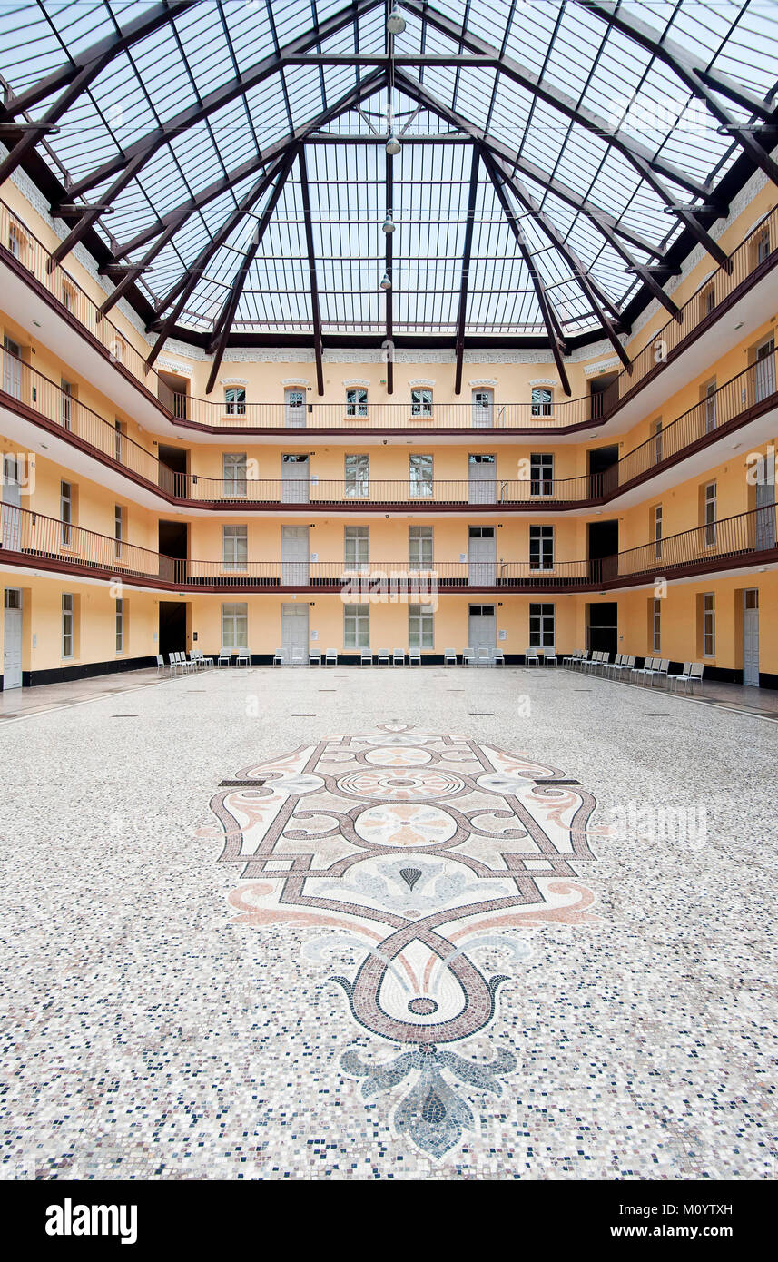 Guise (northern France): In the XIXth century, Jean-Baptiste Godin ...