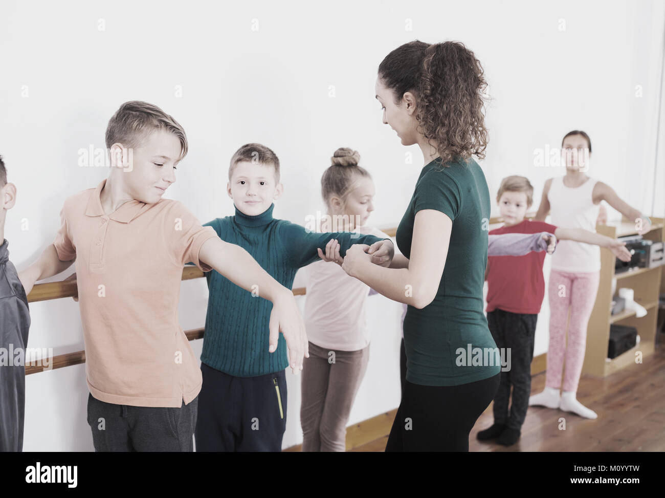 Ballet studio primary hi-res stock photography and images - Alamy