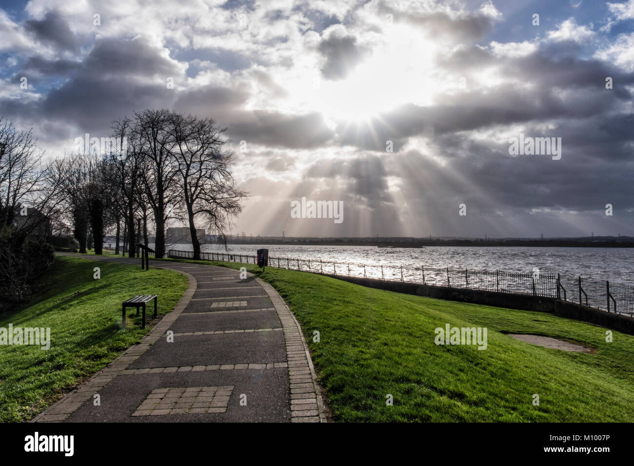 Purfleet,Essex,Great London. Thames path next to the river Estuary with ...