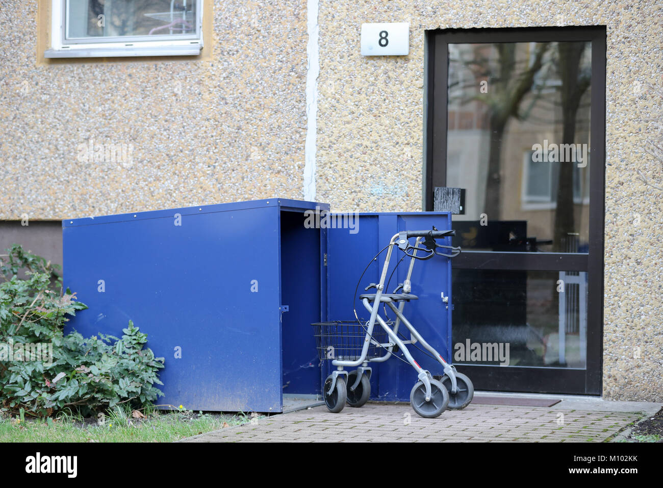 Rollators hi-res stock photography and images - Alamy