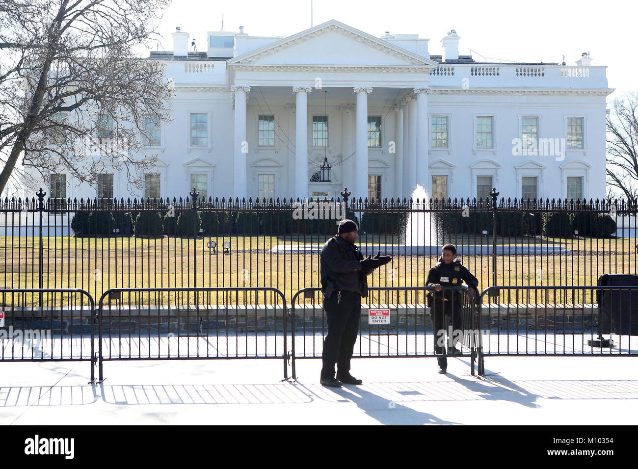 Secret Service Officers High Resolution Stock Photography and Images ...