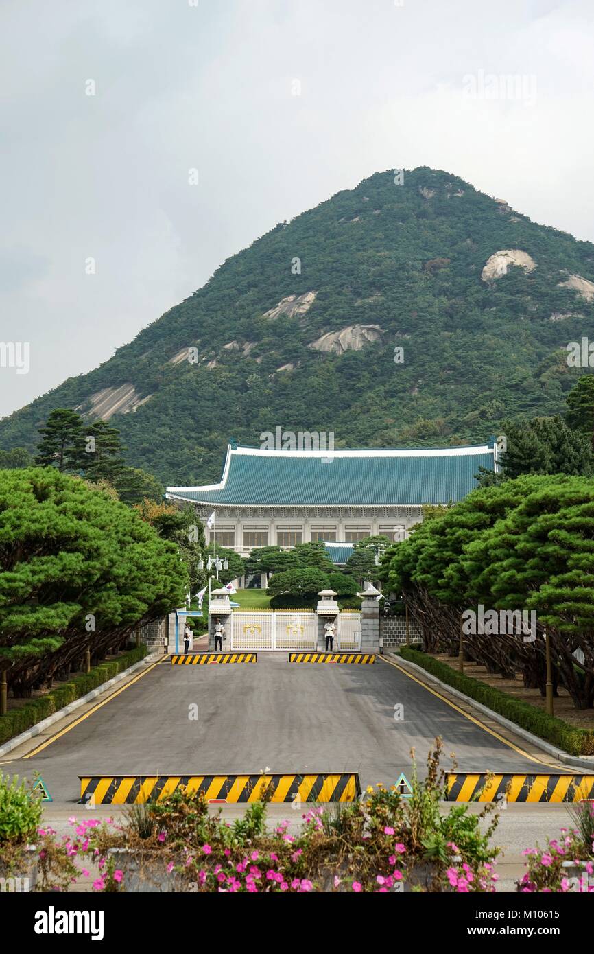 Blue House Seoul Stock Photos & Blue House Seoul Stock Images - Alamy