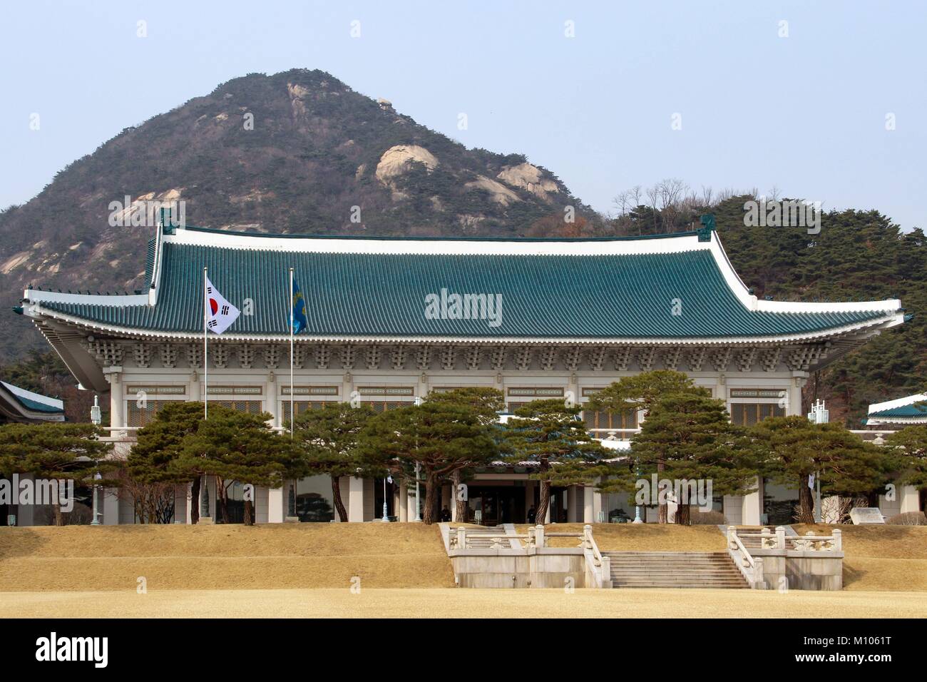 Blue house korea hi-res stock photography and images - Alamy