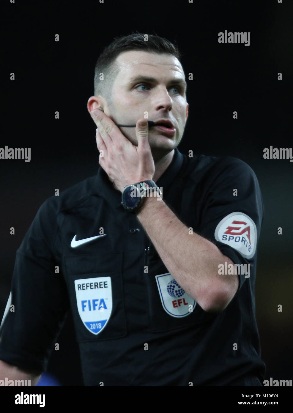 Michael oliver arsenal hi-res stock photography and images - Alamy