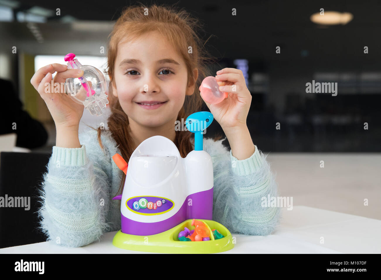 Nuremberg, Germany. 25th Jan, 2018. Dalia showing the Oonies Inflator ...