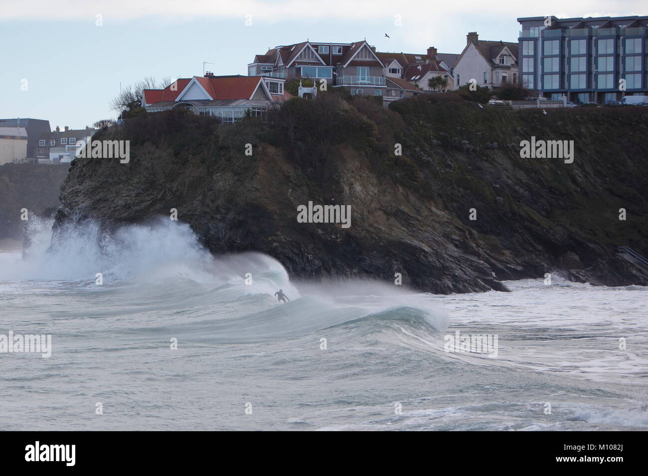 Newquay, Cornwall, UK. 25th Jan, 2018. Rough seas and 15 foot waves hit ...