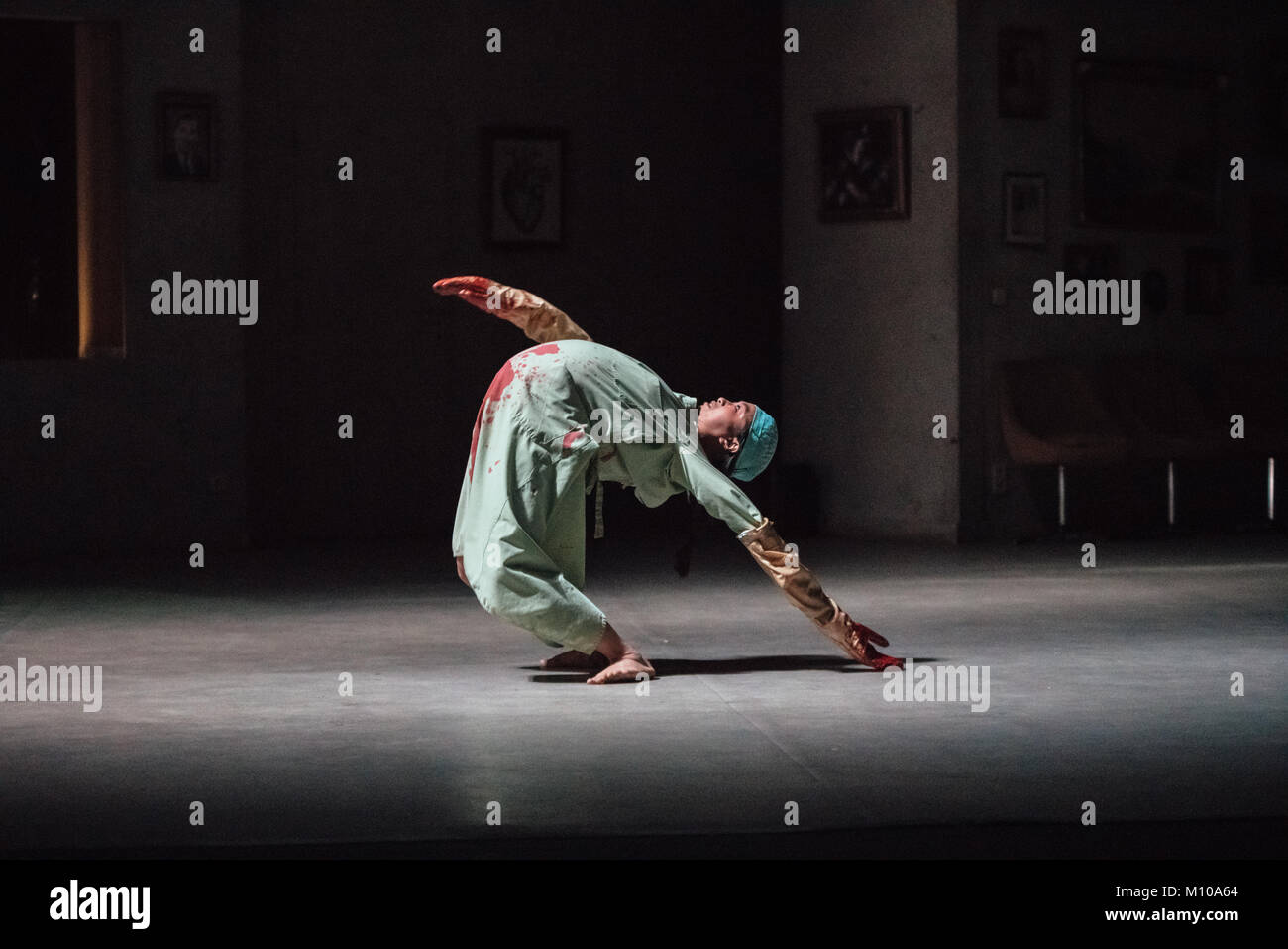 London, UK. 24th Jan, 2018. Peeping Tom present Moeder (Mother) at the ...