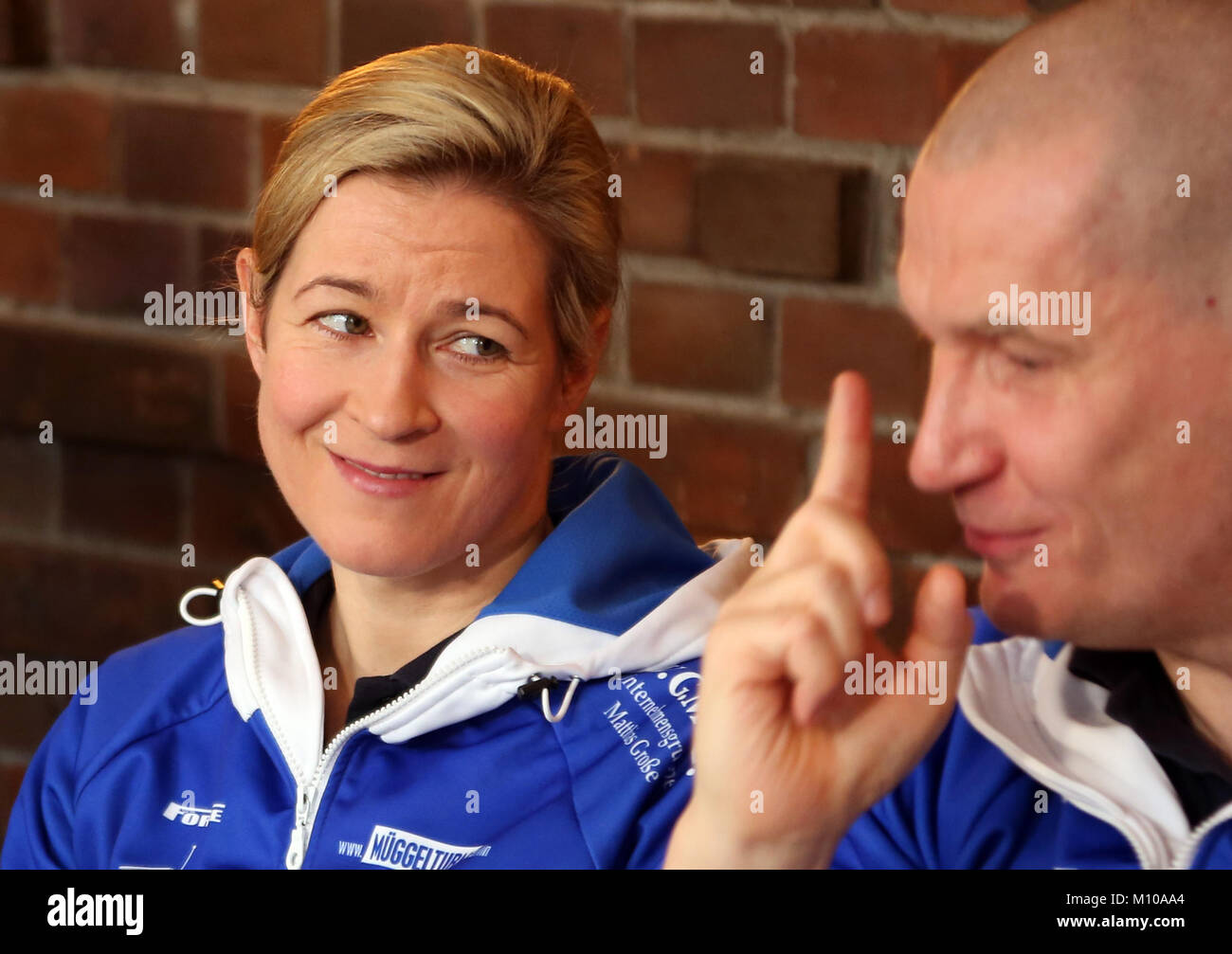 Speed claudia pechstein germany partner hi-res stock photography and ...