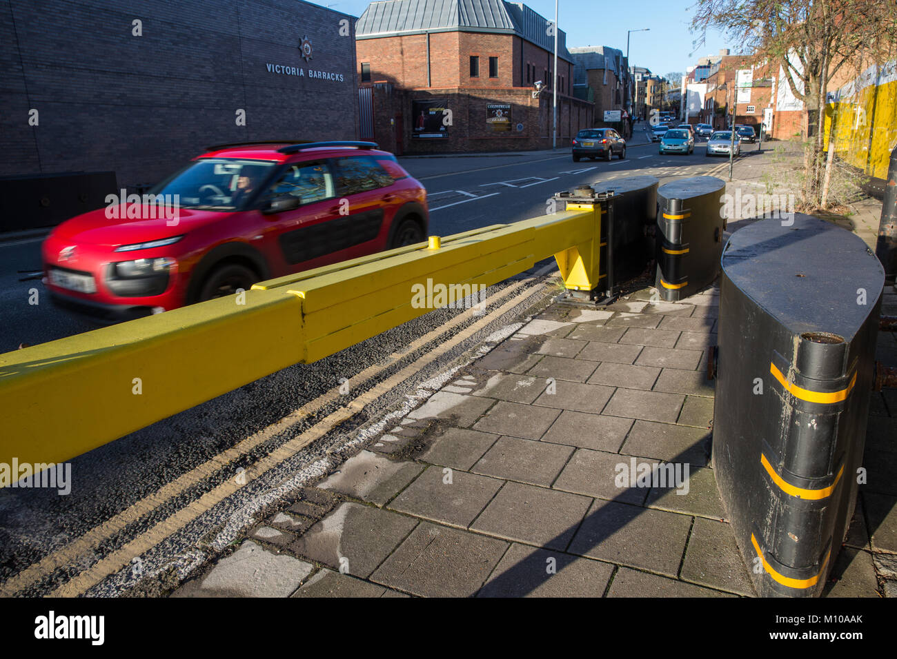 Hostile vehicle mitigation barriers hi-res stock photography and images ...