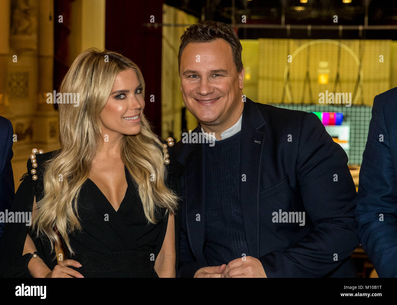 Dresden, Germany. 25th Jan, 2018. Moderator Sylvie Meis (L) and the ...