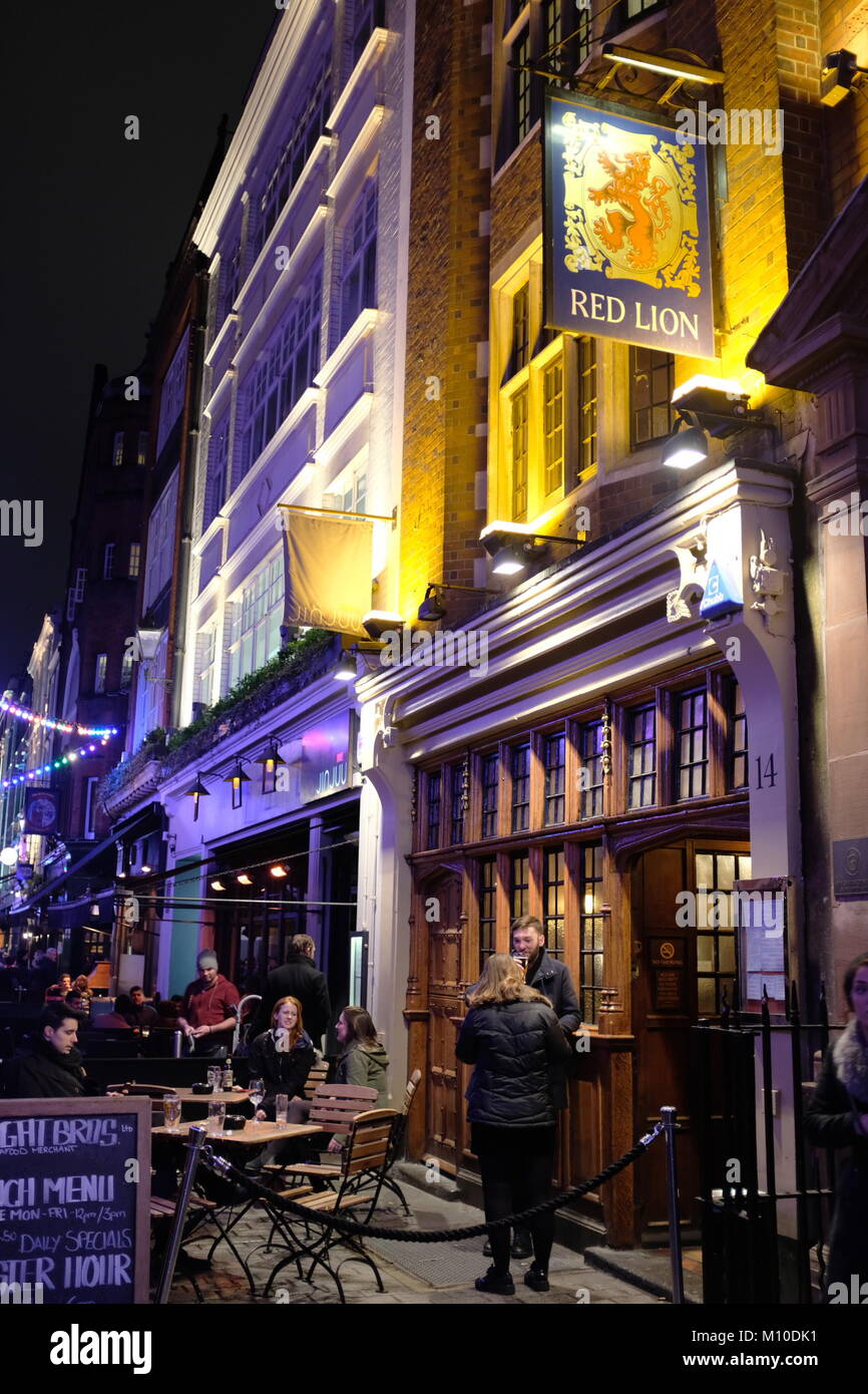 Red Lion pub in Carnaby Street, London, England, UK Stock Photo - Alamy