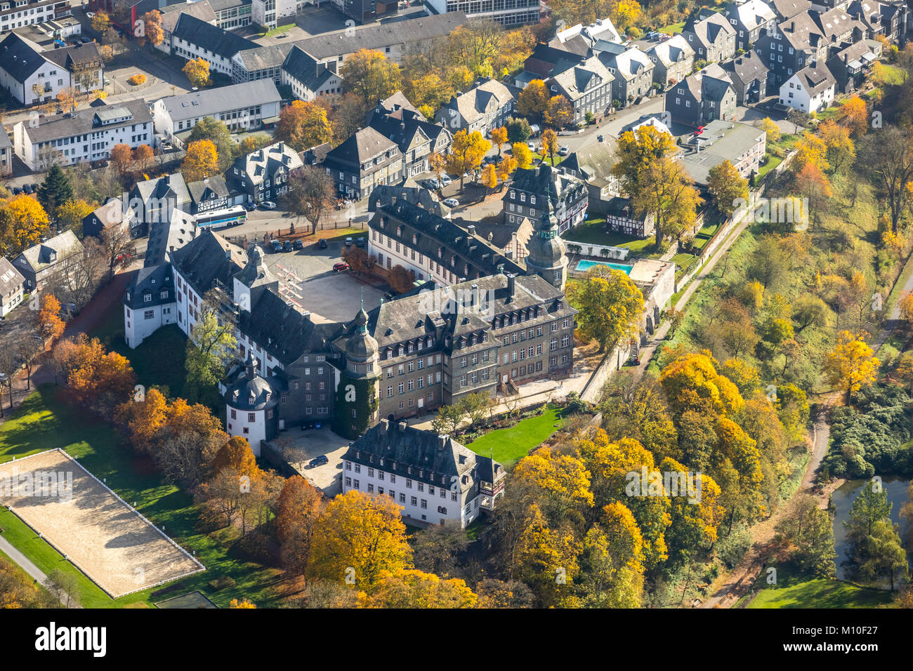 Castle Berleburg, Castle Schänke, Golden October, indian summer, castle ...