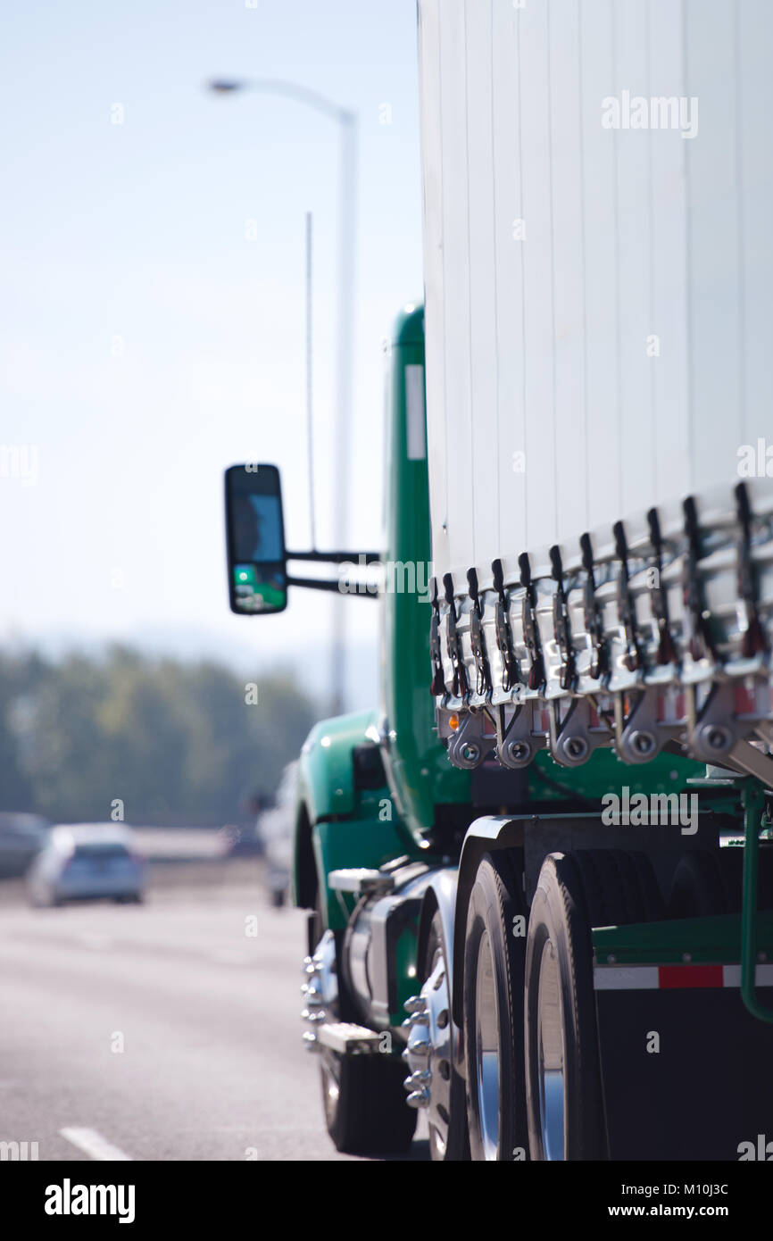 Day cab green big rig semi truck for local deliveries of commercial ...
